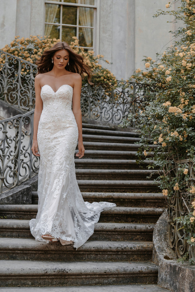 3453 – Romashka Bridal